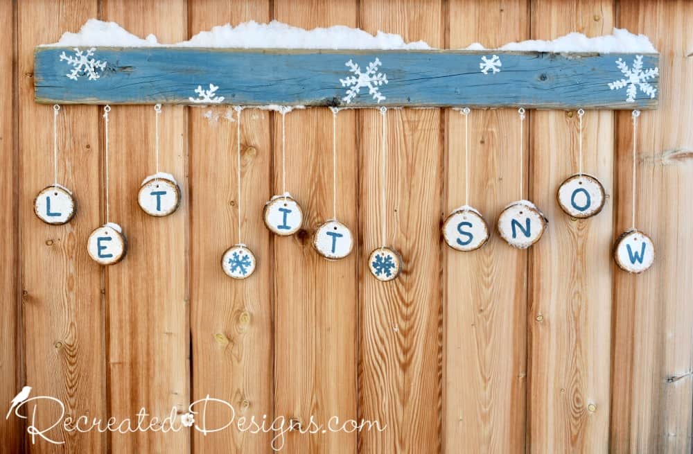 A Wood Slice Sign That Will Make Your Winter Cheery & Bright ...